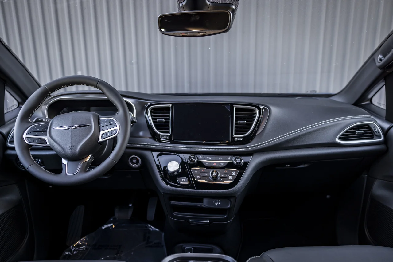2026 CHRYSLER PACIFICA Select for sale at Salmon Arm | Braby Motors
