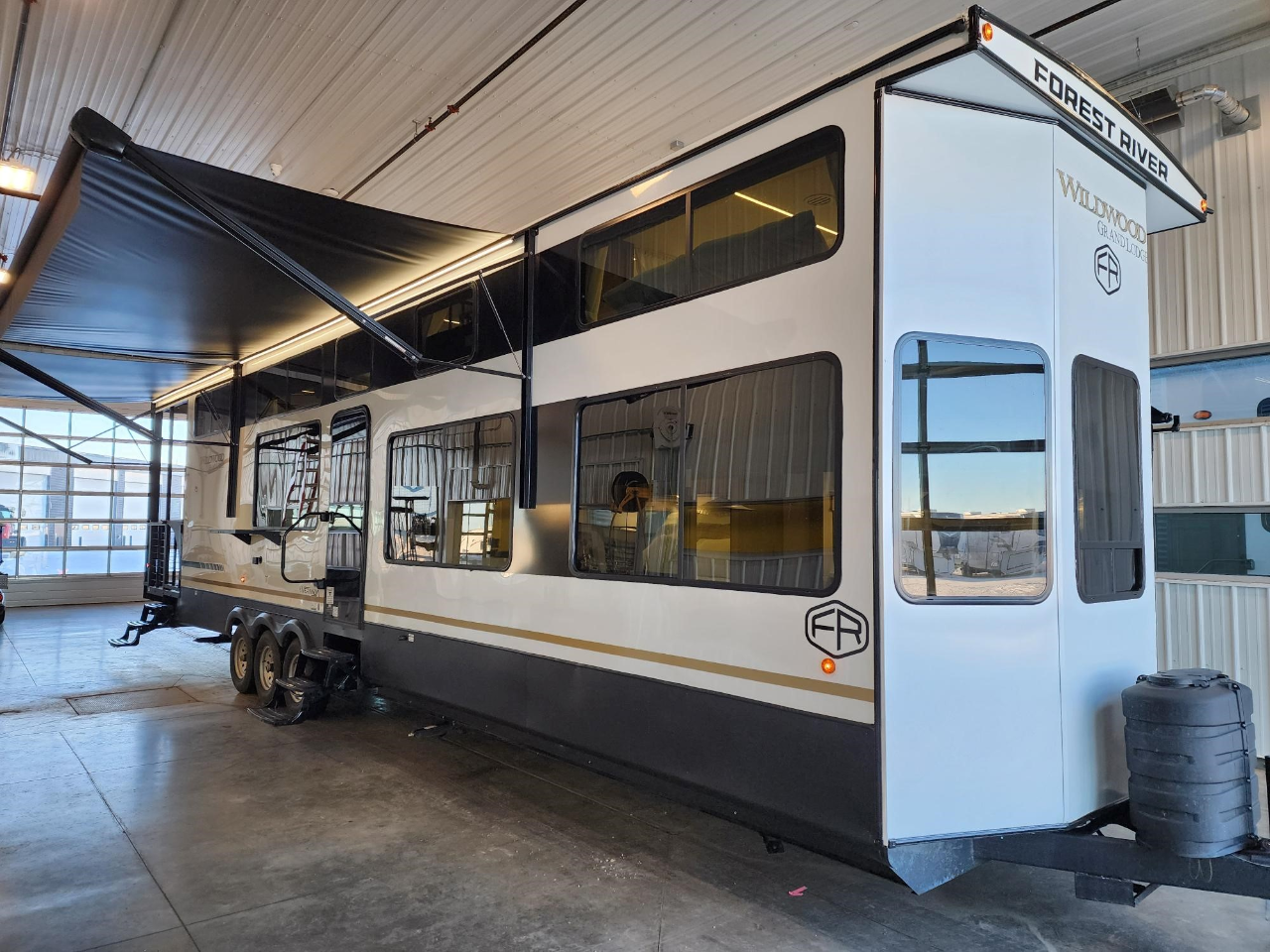 Vehicle Detail Page – Vision RV